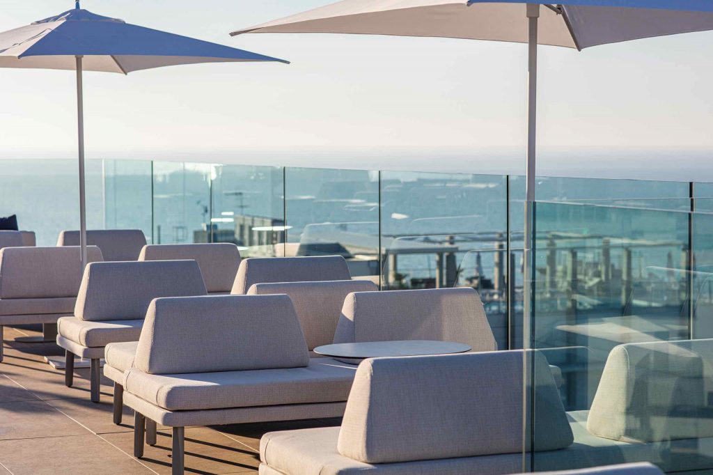 Sky Bar 360° – by Pommery – The One